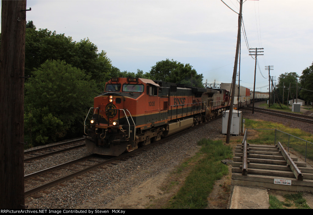 BNSF 1008